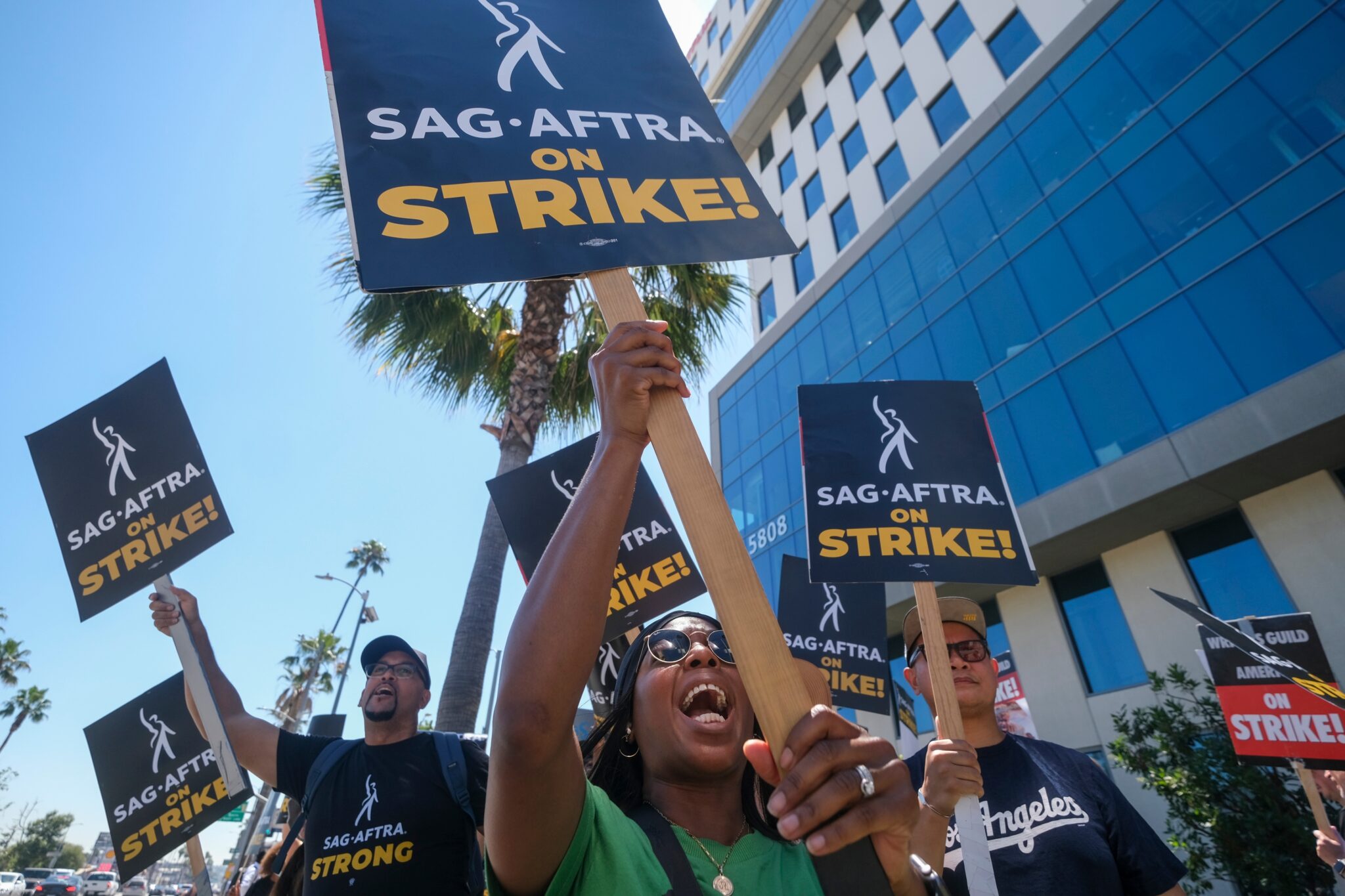 SAG-AFTRA Agrees Deal to End the Hollywood Actors' Strike | Spotlight